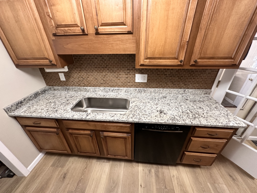 Granite countertops - Lux Granite of Knoxville - Dallas White Granite